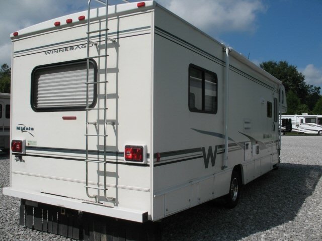 USED 2002 WINNEBAGO MINI WINNIE 31C - Overview | Berryland Campers