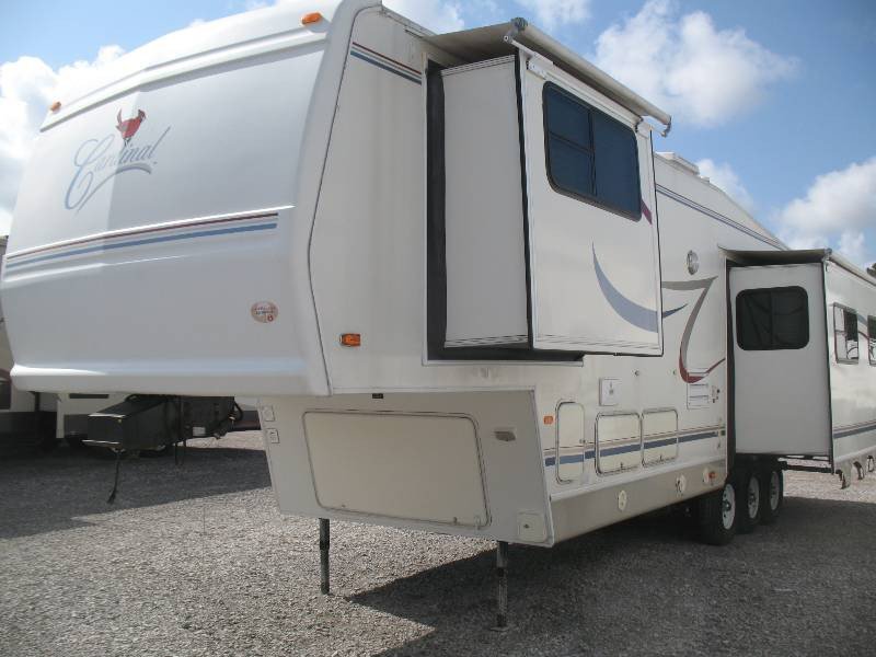 USED 2001 FOREST RIVER CARDINAL 34RL - Overview | Berryland Campers