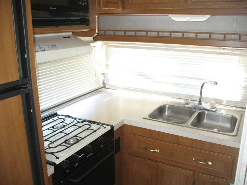 USED 2001 COACHMEN CATALINA SPORT 220RK - Overview | Berryland Campers