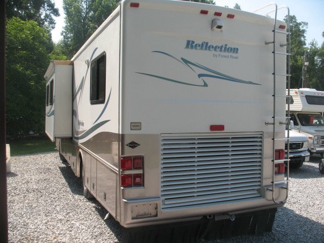 USED 2001 FOREST RIVER REFLECTION 352SS - Overview | Berryland Campers