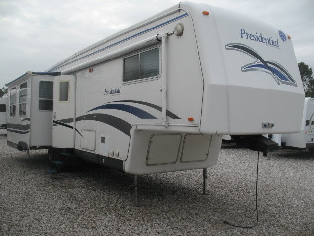 USED 2001 HOLIDAY RAMBLER PRESIDENTIAL 36 - Overview | Berryland Campers