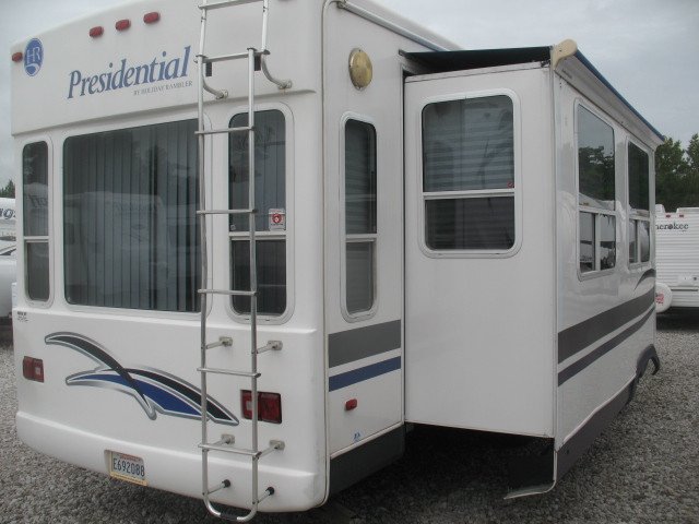 USED 2001 HOLIDAY RAMBLER PRESIDENTIAL 36 - Overview | Berryland Campers
