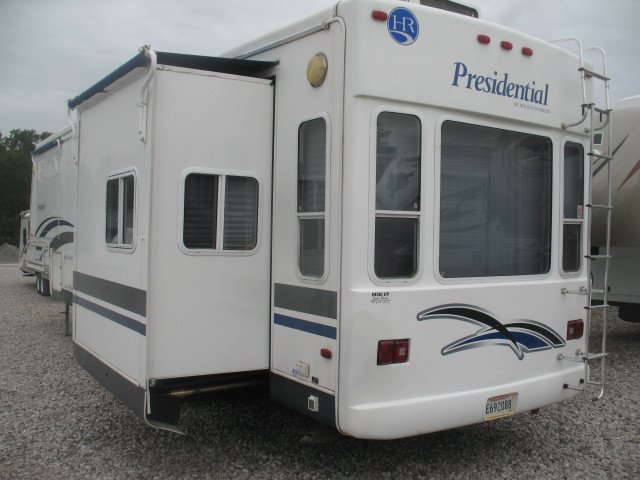 USED 2001 HOLIDAY RAMBLER PRESIDENTIAL 36 - Overview | Berryland Campers