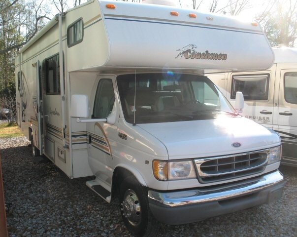 USED 2000 COACHMEN CATALINA LEPRECHAUN 305MB - Overview | Berryland Campers
