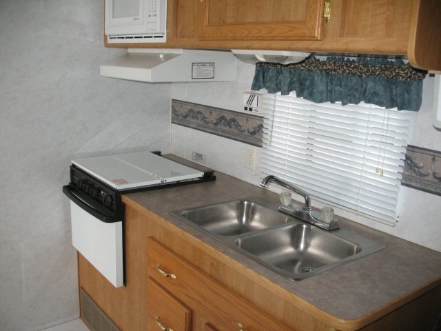 USED 2000 SKYLINE LAYTON 249LT - Overview | Berryland Campers