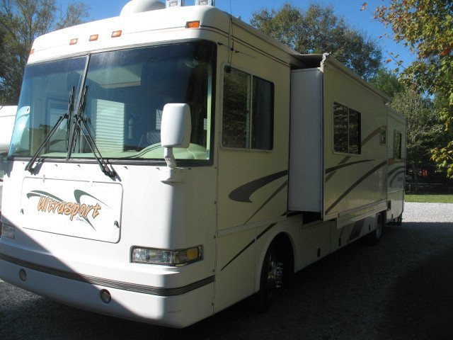 USED 2000 DAMON ULTRA SPORT 3680 - Overview | Berryland Campers