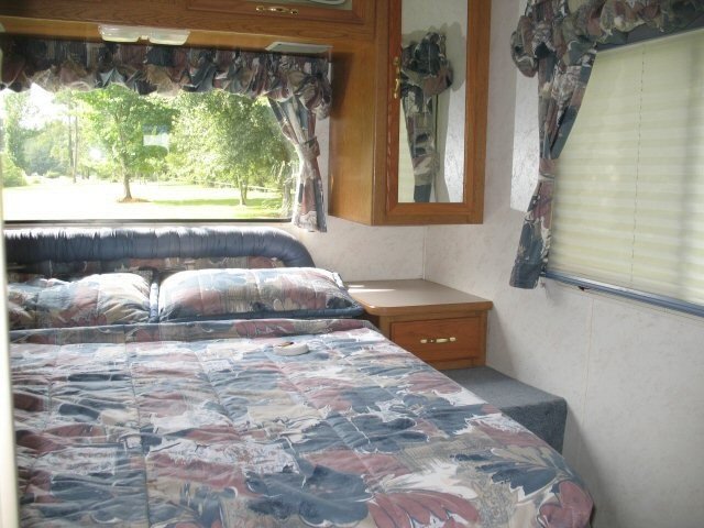 USED 1998 FOUR WINDS HURRICANE 33 - Overview | Berryland Campers