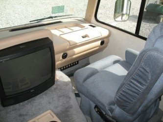 USED 1998 FOUR WINDS HURRICANE 33 - Overview | Berryland Campers