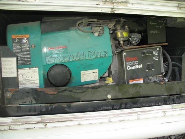 USED 1998 FOUR WINDS HURRICANE 33 - Overview | Berryland Campers