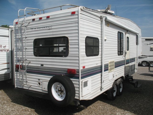 USED 1998 FLEETWOOD WILDERNESS 27 - Overview | Berryland Campers