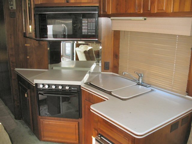 USED 1990 FORETRAVEL GRAND VILLA - Overview | Berryland Campers