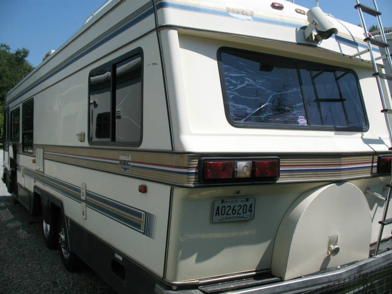 USED 1988 HOLIDAY RAMBLER IMPERIAL 33 - Overview | Berryland Campers