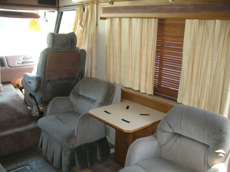 USED 1988 HOLIDAY RAMBLER IMPERIAL 33 - Overview | Berryland Campers