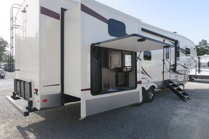 NEW 2019 CARDINAL LIMITED 3720BHLE - Overview | Berryland Campers