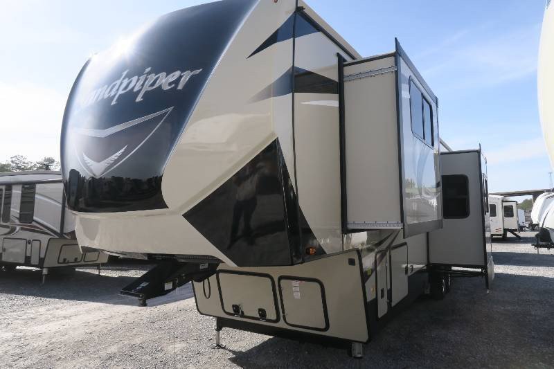 NEW 2018 SANDPIPER 38FKOK - Overview | Berryland Campers