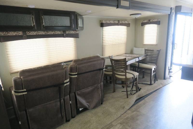 NEW 2017 PALOMINO PUMA 37PFL - Overview | Berryland Campers