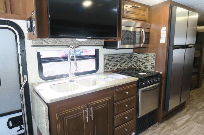 NEW 2017 FOREST RIVER GEORGETOWN 36B5 - Overview | Berryland Campers