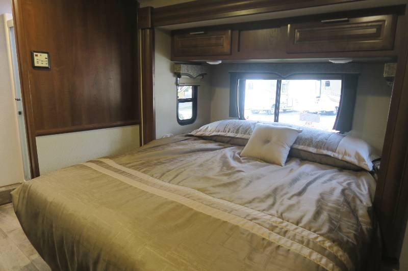 NEW 2017 FOREST RIVER GEORGETOWN 36B5 - Overview | Berryland Campers