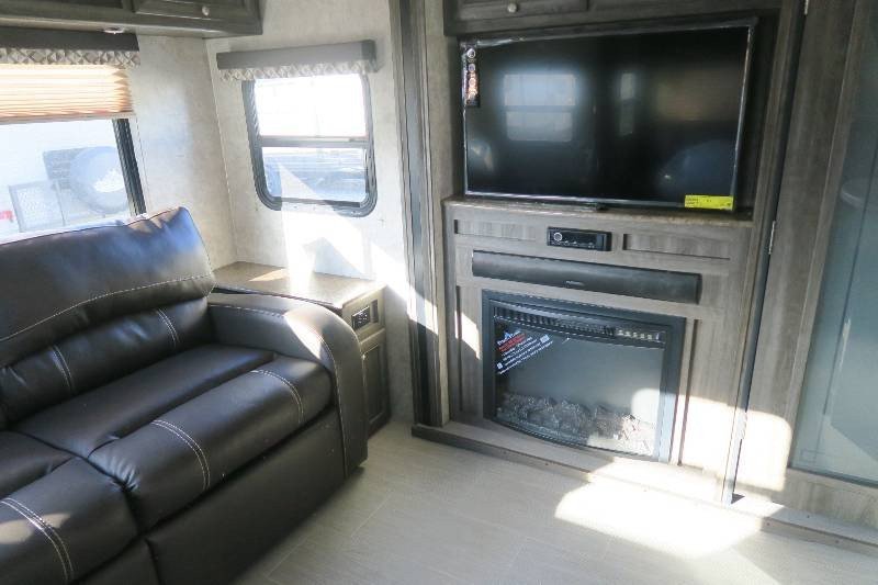 NEW 2017 OPEN RANGE OPEN RANGE 2910RL - Overview | Berryland Campers