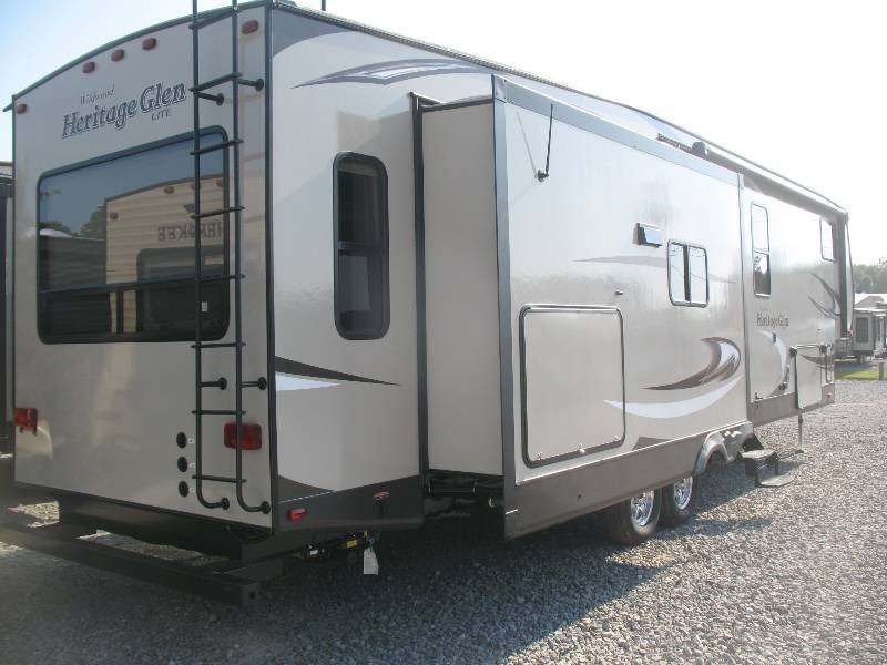 NEW 2016 FOREST RIVER HERITAGE GLEN BY WILDWOOD 368RLBH - Overview ...