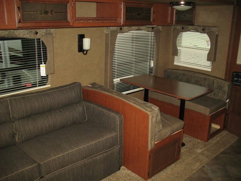 NEW 2015 PALOMINO PUMA 26RLSS - Overview | Berryland Campers