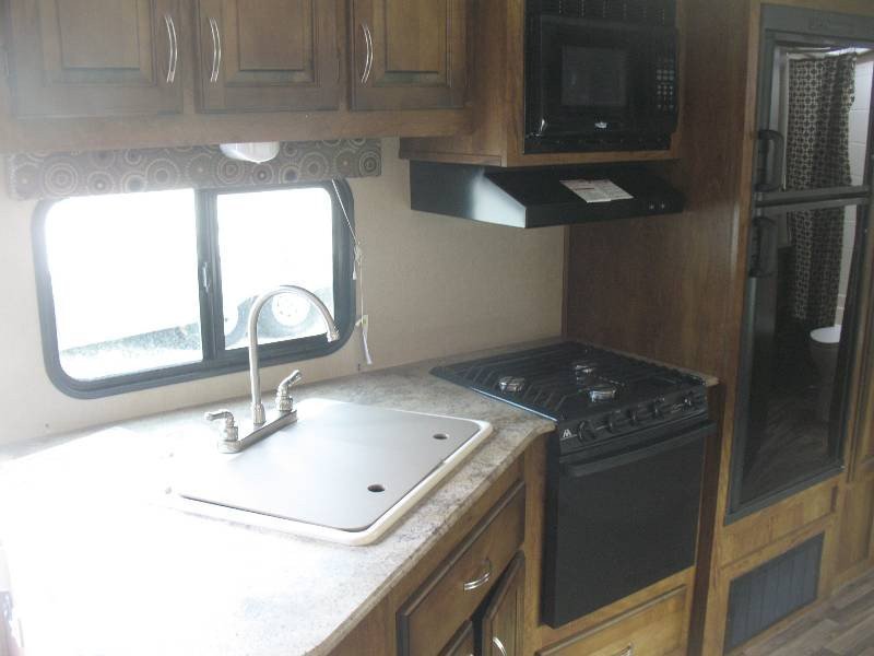 NEW 2015 COACHMEN CHAPARRAL 28BHS - Overview | Berryland Campers