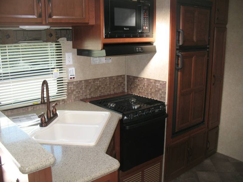 NEW 2014 PALOMINO PUMA 31BHSS - Overview | Berryland Campers