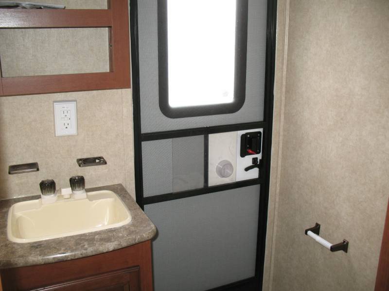 NEW 2014 PALOMINO PUMA 31BHSS - Overview | Berryland Campers