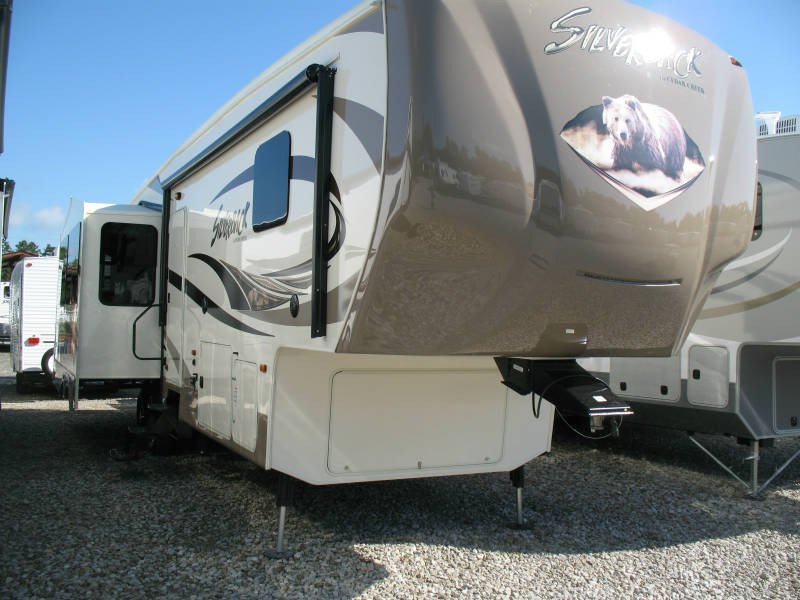 NEW 2014 FOREST RIVER SILVERBACK 33RL - Overview | Berryland Campers