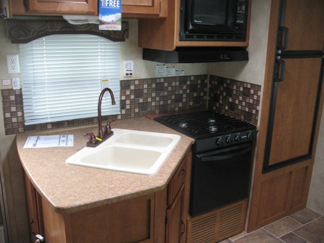 NEW 2012 PALOMINO PUMA 30KFB - Overview | Berryland Campers