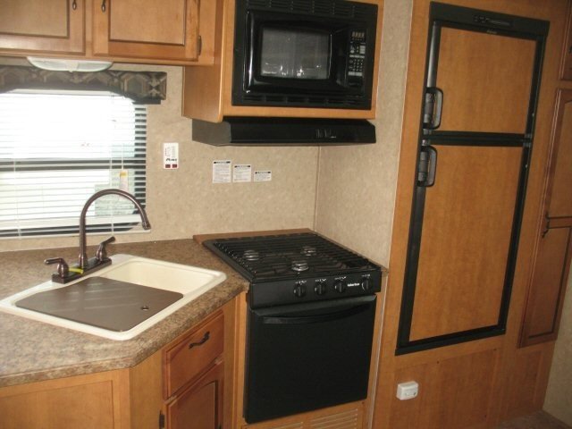 NEW 2011 PALOMINO PUMA 26FBSS - Overview | Berryland Campers