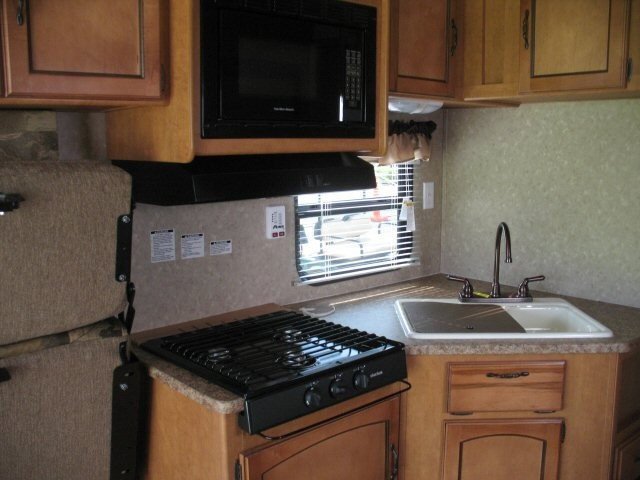 NEW 2011 PALOMINO PUMA 21TFU - Overview | Berryland Campers