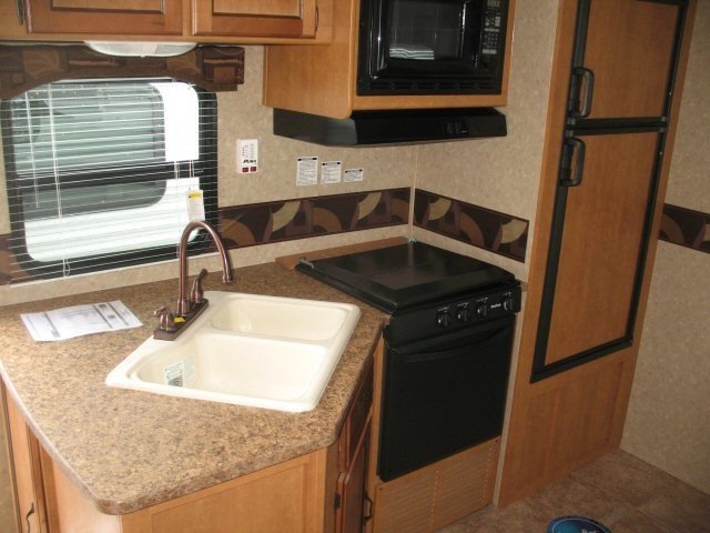 NEW 2011 PALOMINO PUMA 30KFB - Overview | Berryland Campers