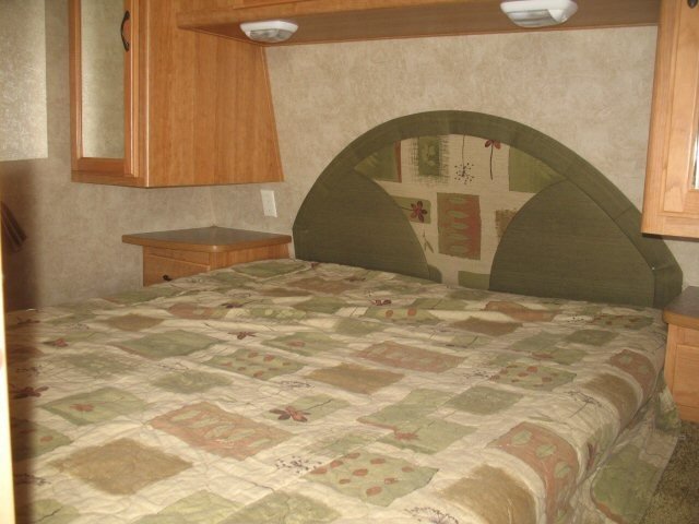 USED 2009 KEYSTONE SPRINTER 311BHS - Overview | Berryland Campers