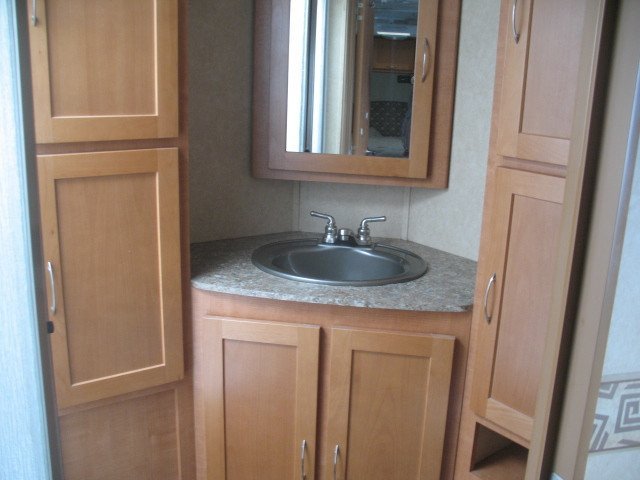 USED 2009 CRUISER RV VIEWFINDER 21FB - Overview | Berryland Campers