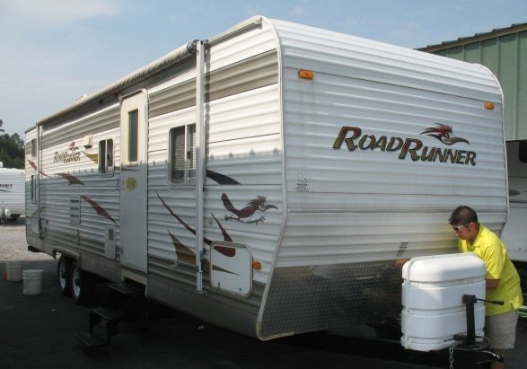 USED 2008 SUN VALLEY ROAD RUNNER XL310 - Overview | Berryland Campers