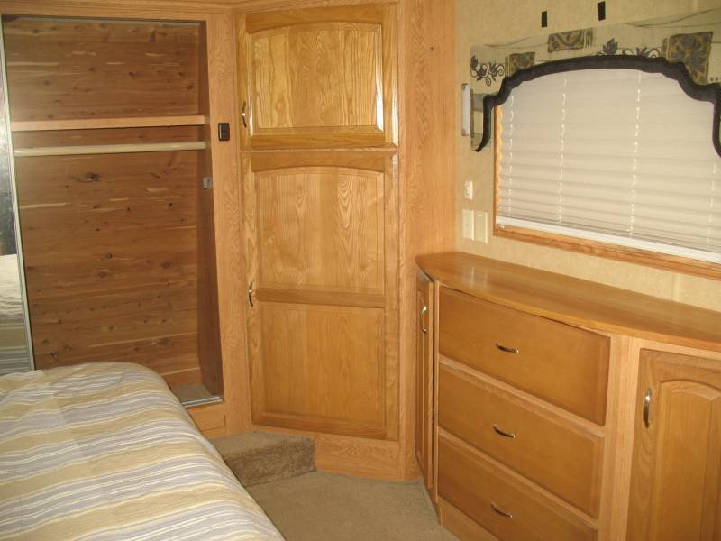 USED 2008 DOUBLETREE RV SELECT SUITES 36TK3 - Overview | Berryland Campers