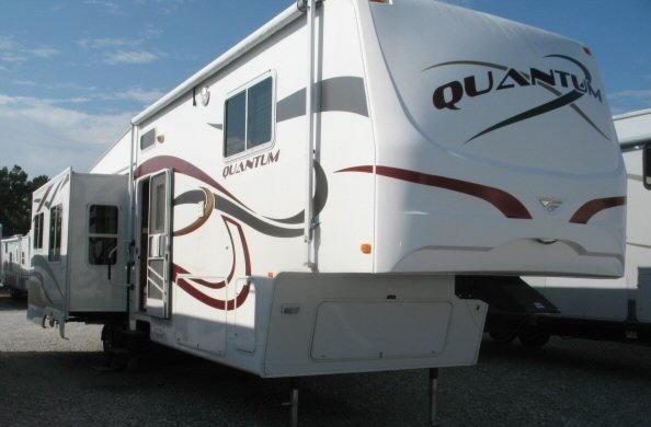 USED 2007 FLEETWOOD QUANTUM 355RLQS - Overview | Berryland Campers