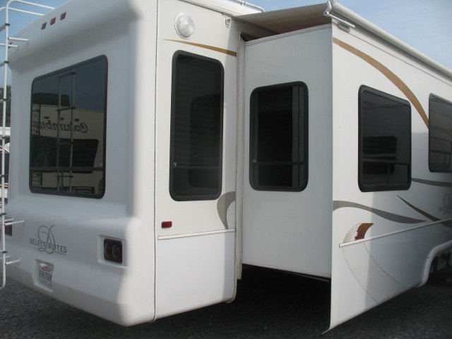 USED 2007 DOUBLETREE RV SELECT SUITES 36TK3 - Overview | Berryland Campers