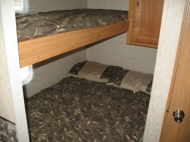 USED 2006 PALOMINO PUMA 27FQ - Overview | Berryland Campers