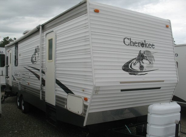 USED 2006 FOREST RIVER CHEROKEE 30L - Overview | Berryland Campers