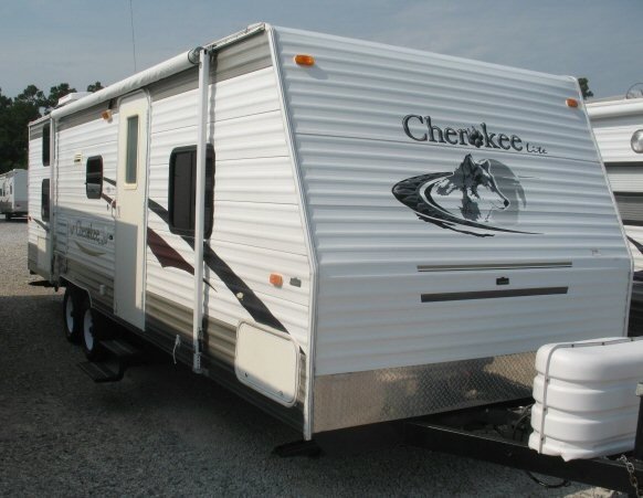 USED 2006 FOREST RIVER CHEROKEE 28A - Overview | Berryland Campers