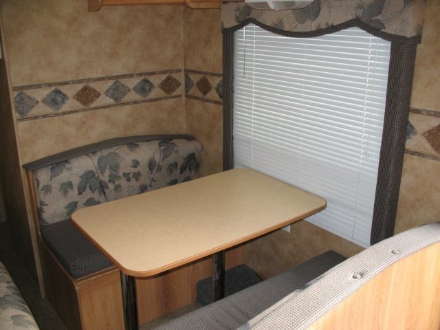 USED 2006 KEYSTONE HORNET 25RS - Overview | Berryland Campers