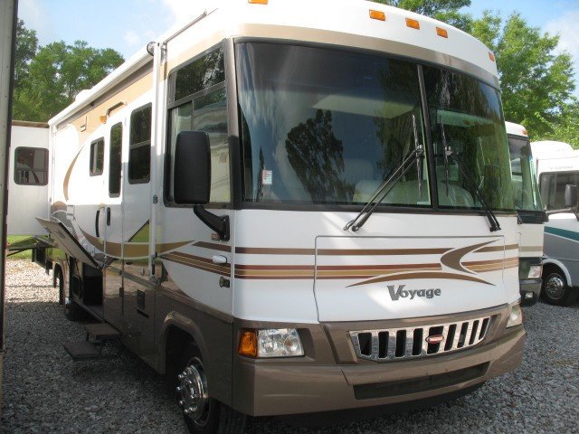 USED 2006 WINNEBAGO VOYAGE 33V - Overview | Berryland Campers
