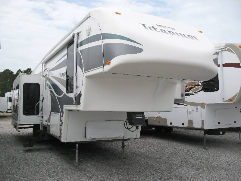 USED 2006 GLENDALE TITANIUM 34E39RK - Overview | Berryland Campers
