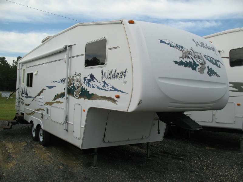 USED 2005 FOREST RIVER WILDCAT 27RL - Overview | Berryland Campers