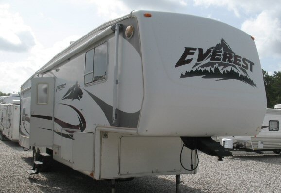 USED 2005 KEYSTONE EVEREST 364Q - Overview | Berryland Campers