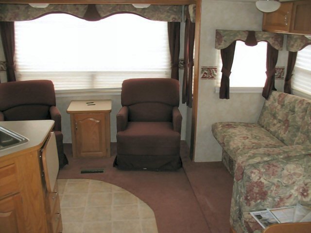 USED 2004 KEYSTONE SPRINTER 252FWRLS - Overview | Berryland Campers