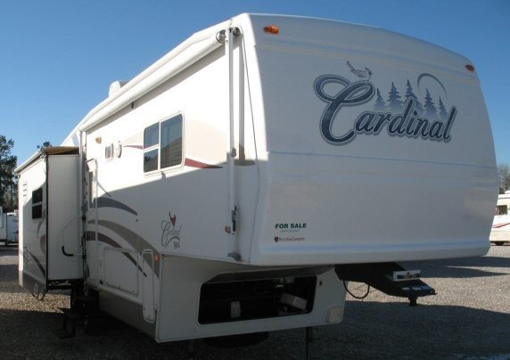 USED 2004 FOREST RIVER CARDINAL 31TS - Overview | Berryland Campers