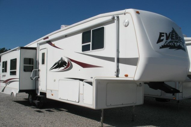 USED 2004 KEYSTONE EVEREST 363K - Overview | Berryland Campers